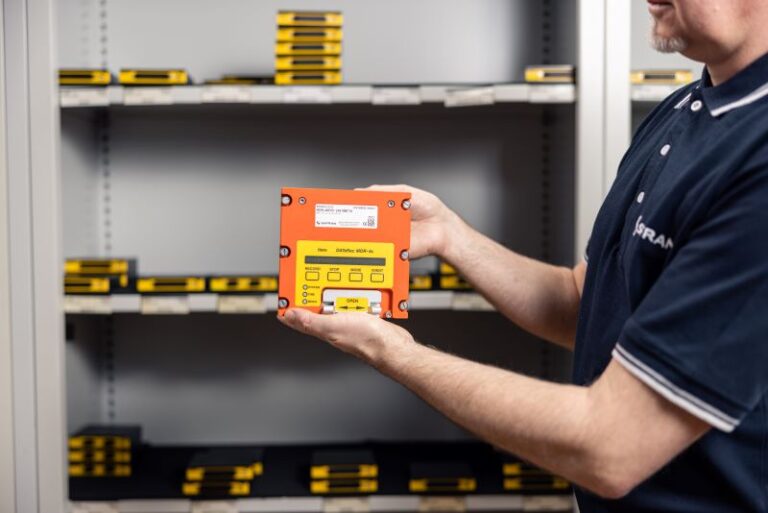 Data Acquisition Systems - DAU & Recorders - SafranSafran Defense ...